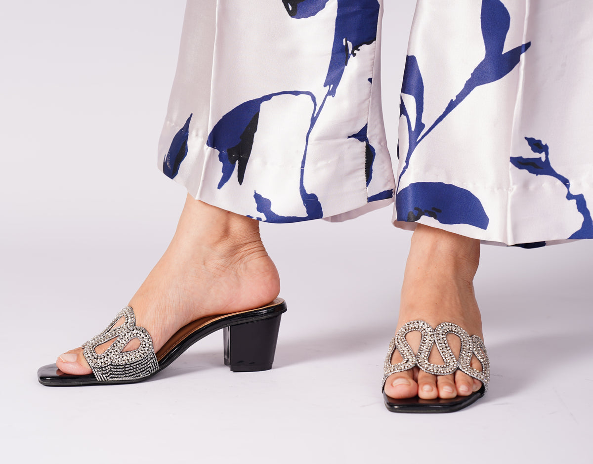 DAISY BLACK – slippys.pk